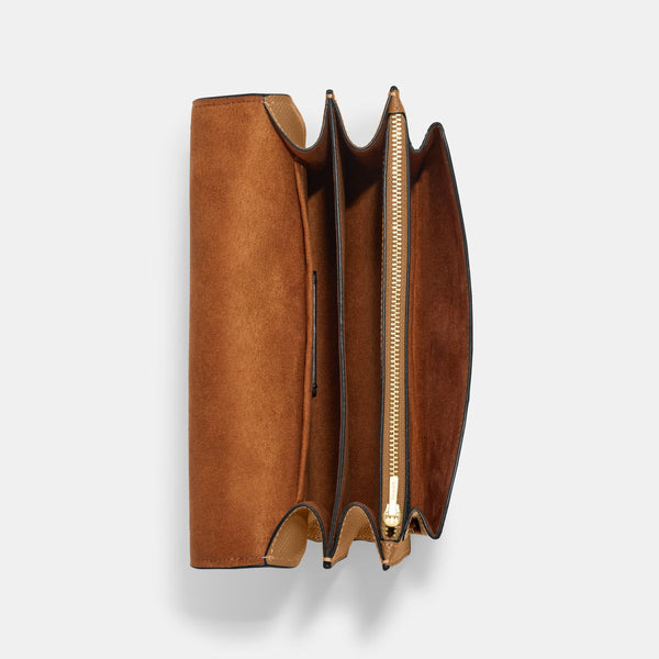 حقيبة "كلير Klare" كروس بودي من القماش الذي يحمل نقشة ماركة كوتش